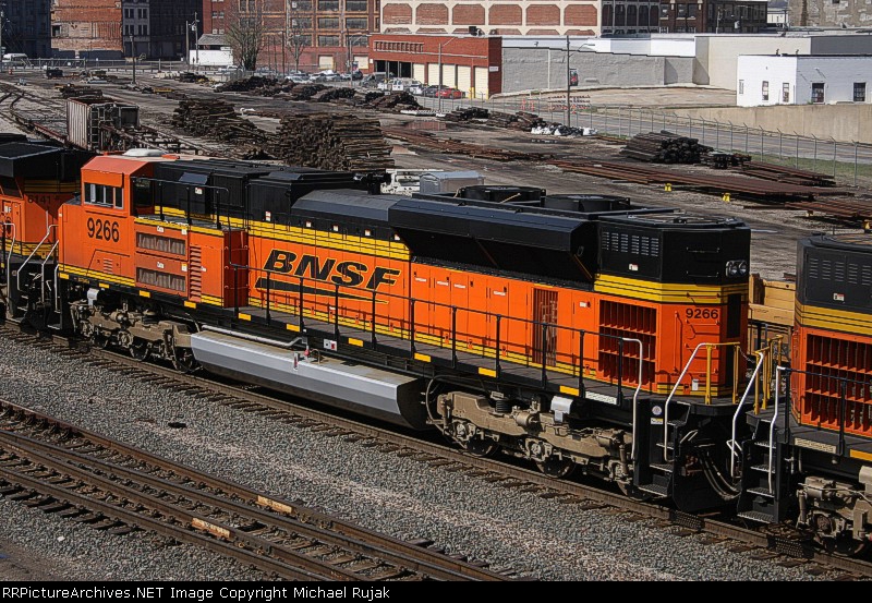 BNSF 9266